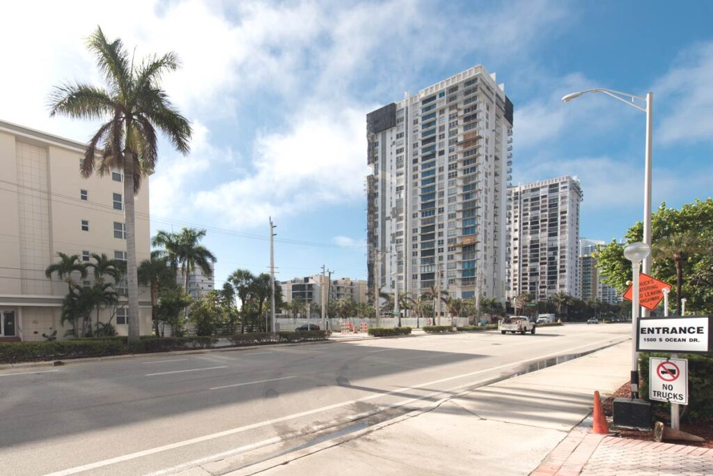 Experience of using SC5000 at condominium restoration project | Scanclimber